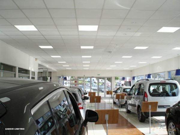 Eclairage LED d'une concession Auto - Addis Lighting